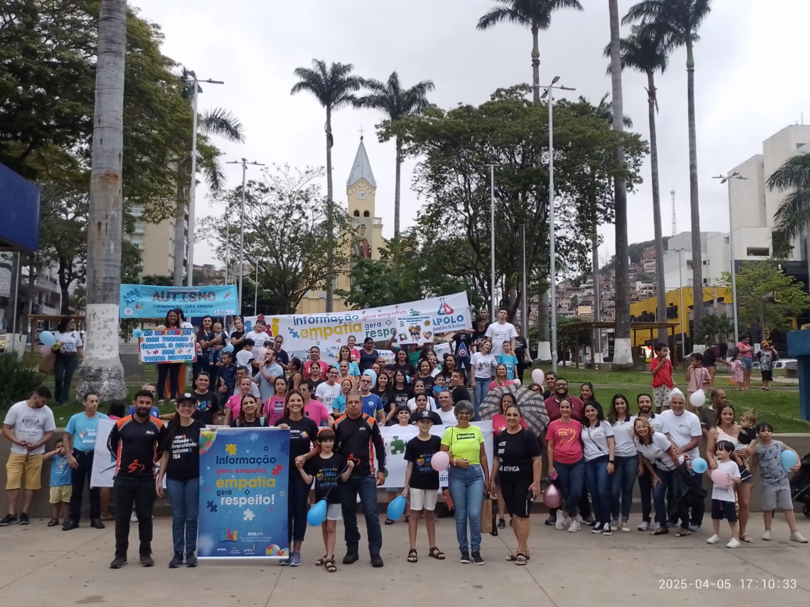 4ª Passeata do Autismo reúne famílias e amigos em Manhuaçu – Cidade Total