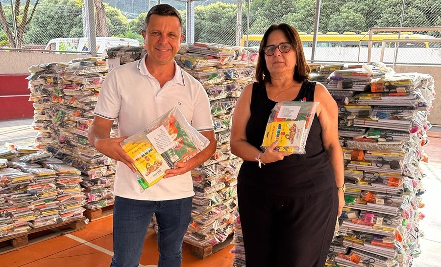 Timóteo inicia distribuição dos kits escolares nas escolas municipais ...