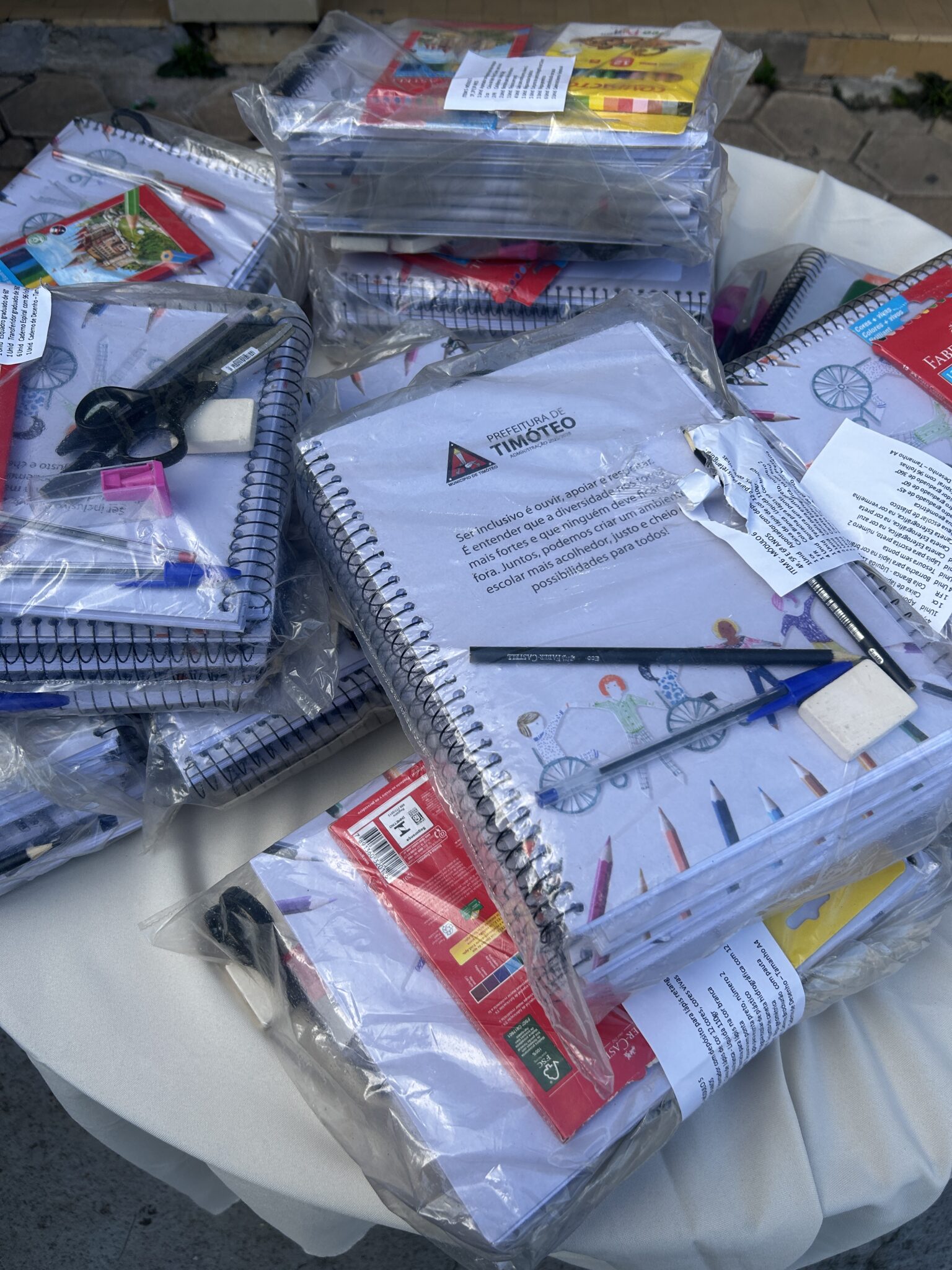 Kits escolares são entregues em Timóteo – Cidade Total